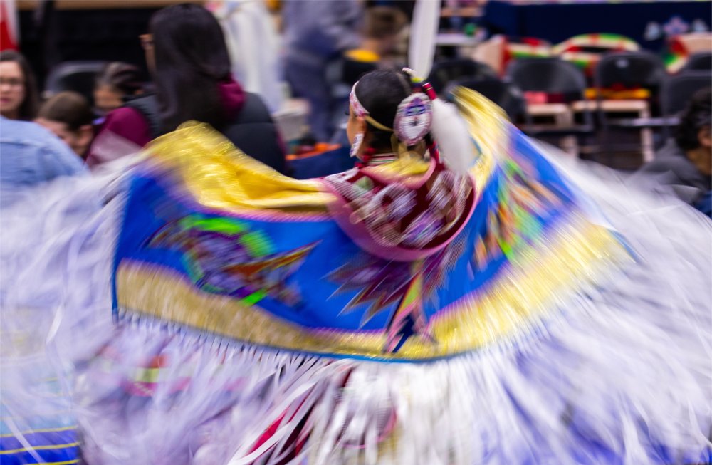 'We dance for those that can't': GVSU's 24th annual Pow Wow celebrates ...
