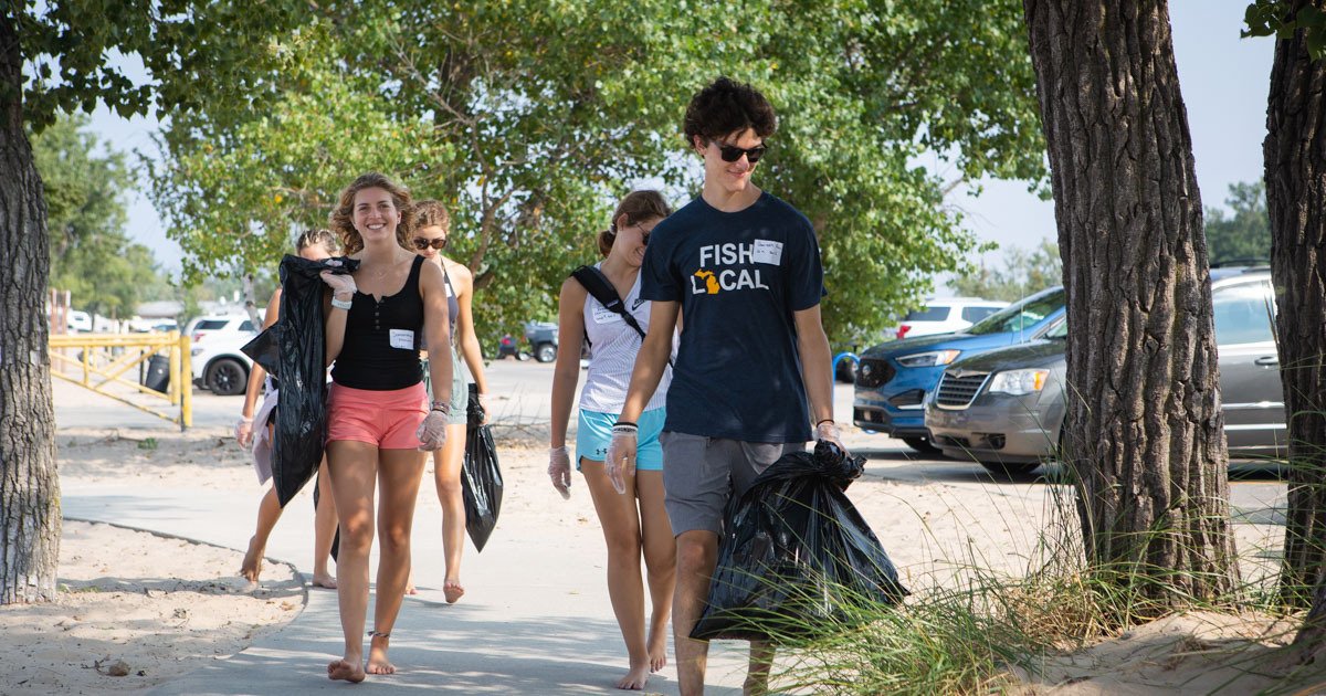 Beach cleanup encourages community service from Grand Valley students ...