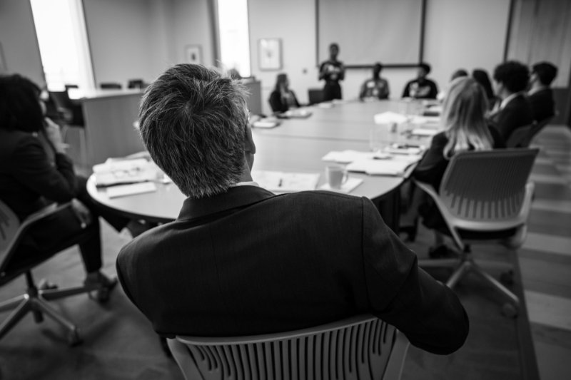 U.S. Education official tours GVSU, visits with students - GVNext