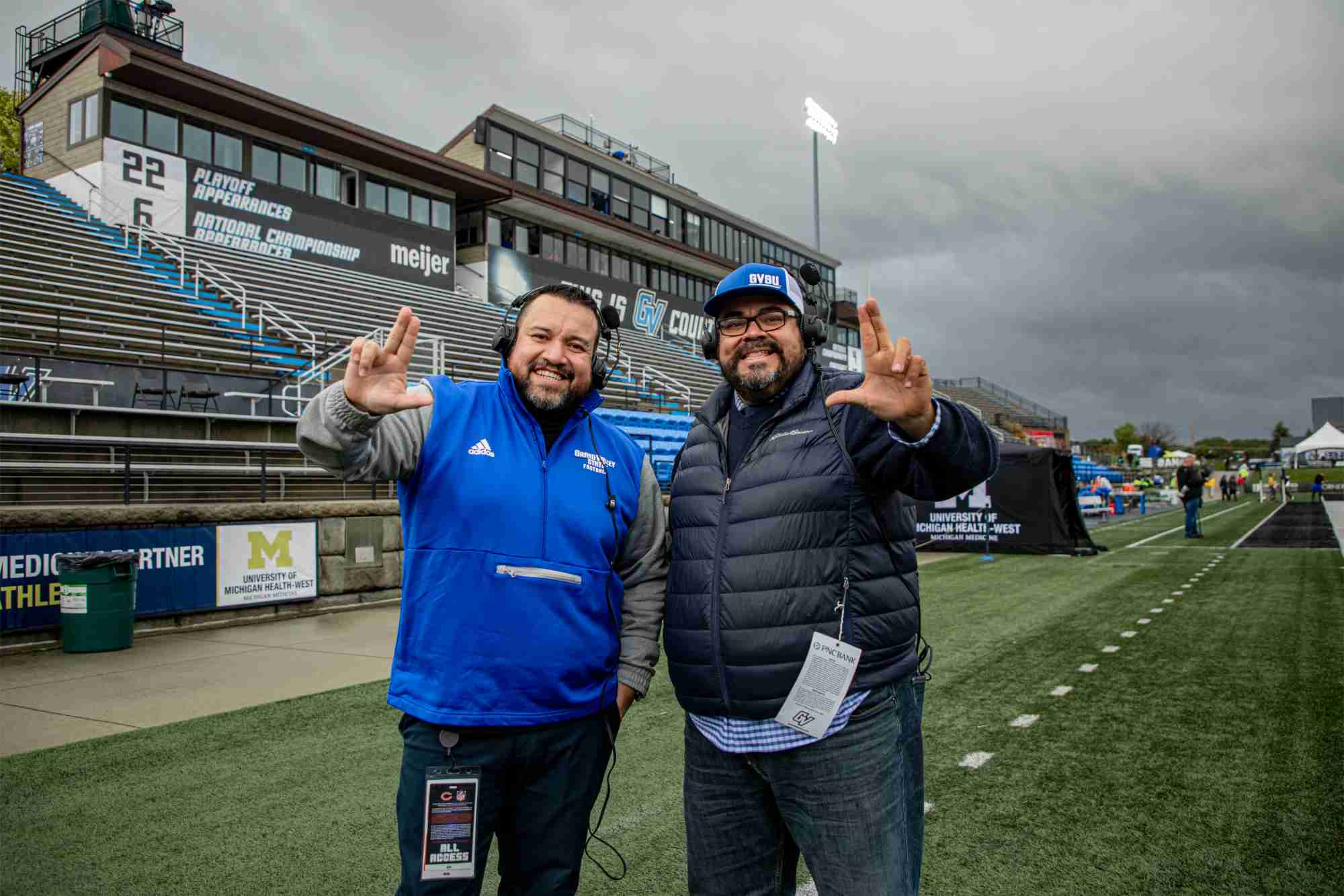 Vamos Lakers: Broadcasters share Spanish-language play-by-play with ...