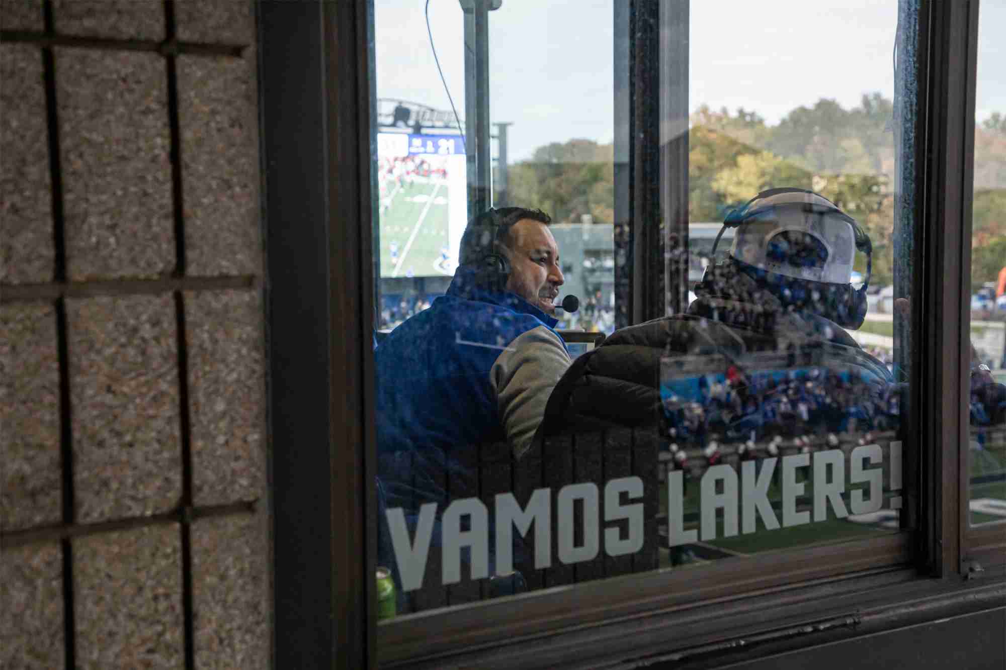 Vamos Lakers: Broadcasters share Spanish-language play-by-play with ...