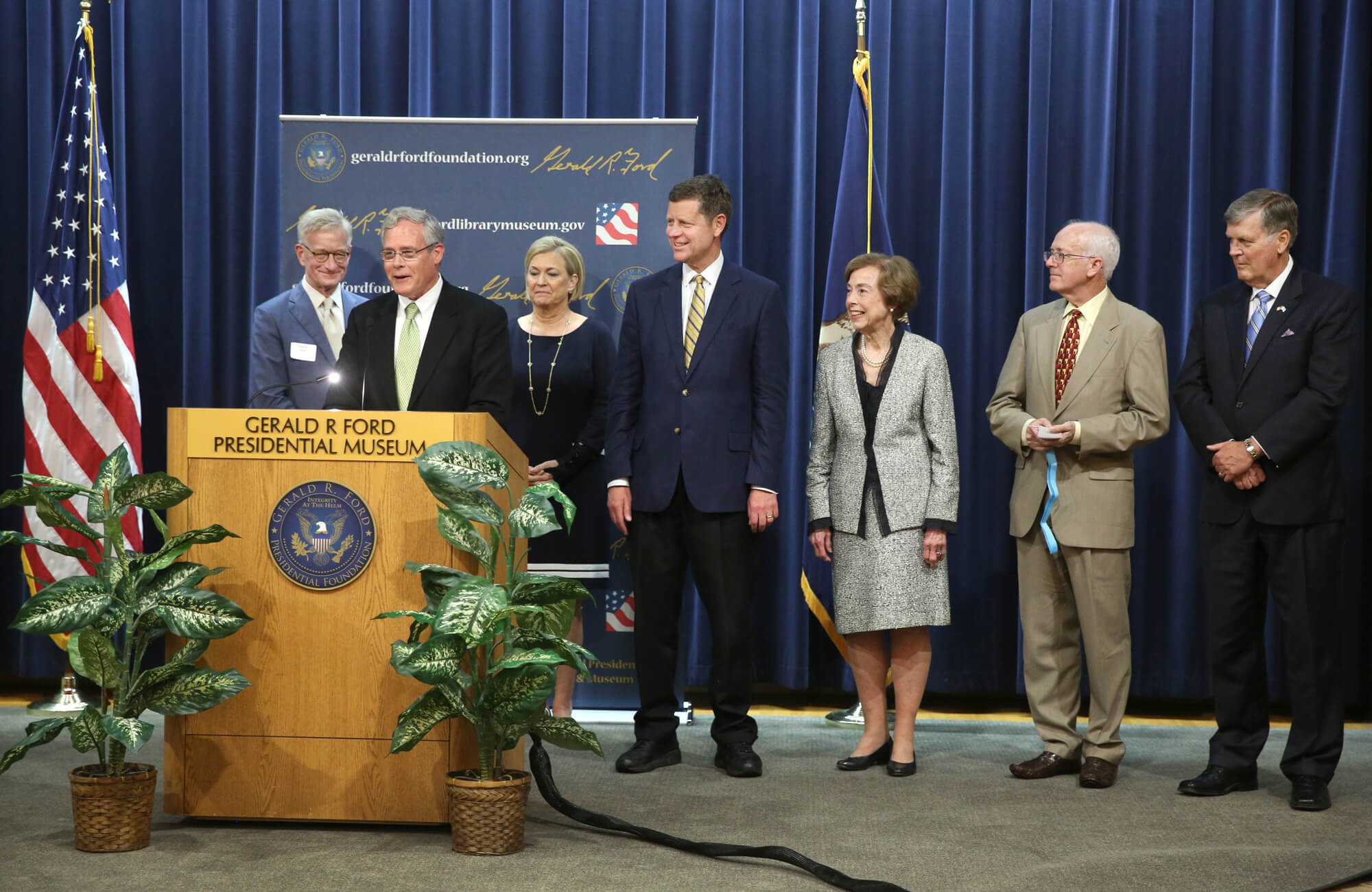 Former ambassador, HUD secretary receives Ralph W. Hauenstein ...