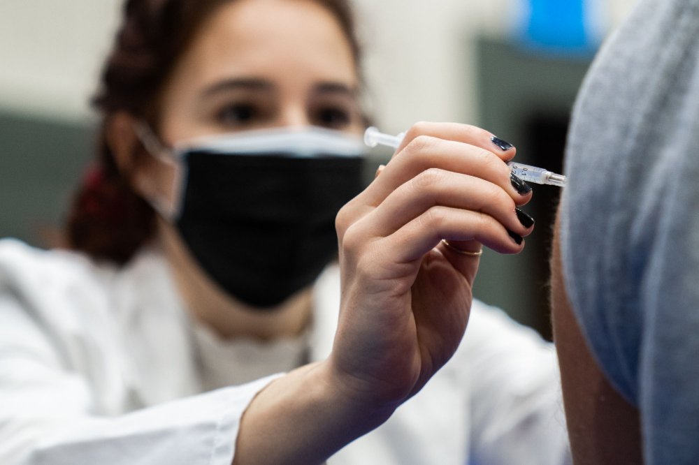 744 Lakers receive COVID-19 vaccine at GVSU clinic - GVNext