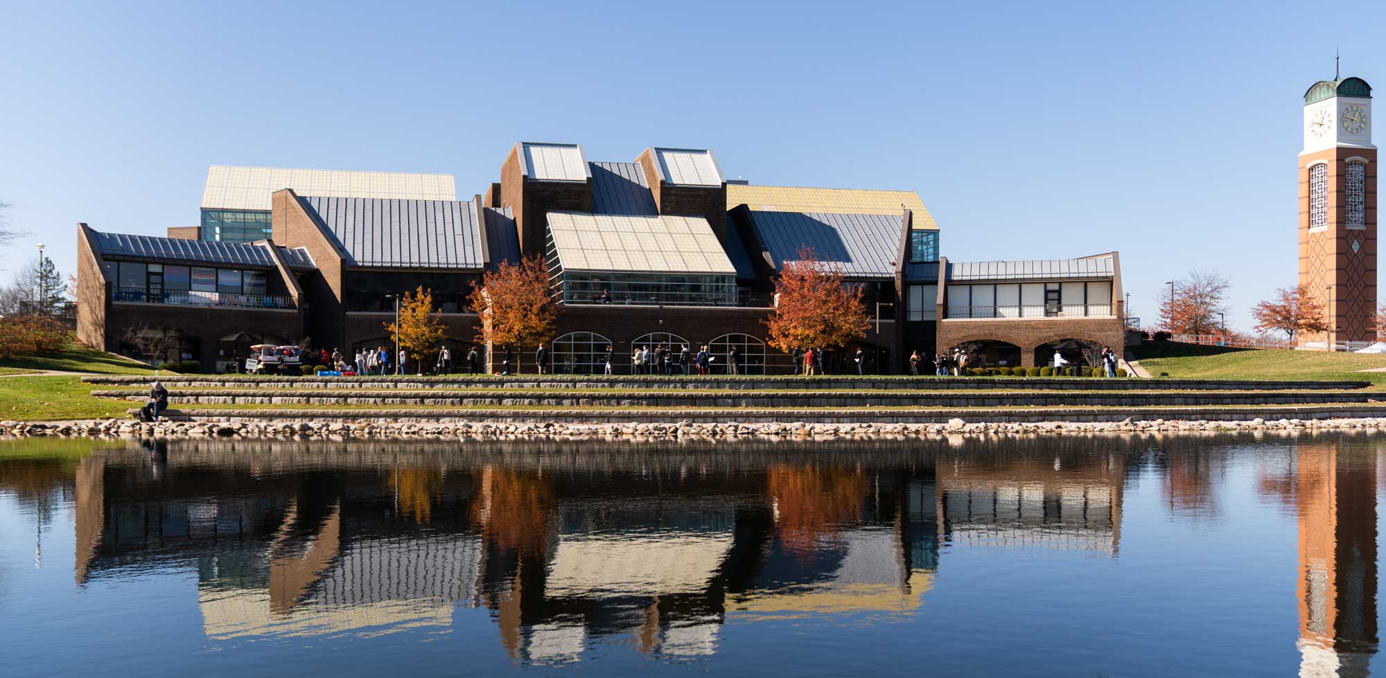 Dozens of GVSU students vote on campus; Mantella encourages dignity and ...