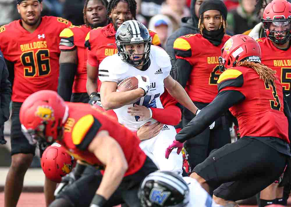 No. 1 Grand Valley football takes on Wayne State in GLIAC contest - GVNext