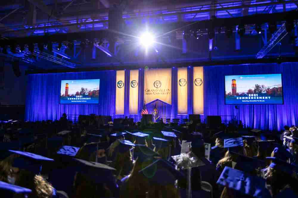 GVSU Fall Class of 2021 recognized at in-person Commencement ceremonies ...