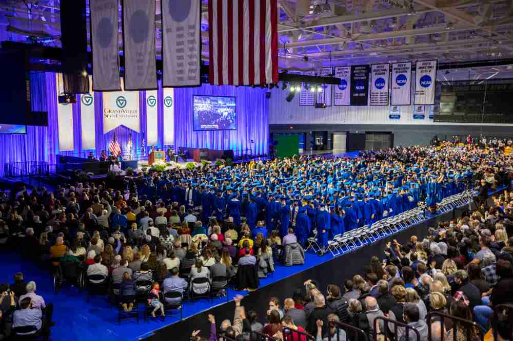 GVSU Fall Class of 2021 recognized at in-person Commencement ceremonies ...
