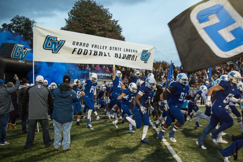 What fans should know about the Lakers' 2021 football season - GVNext